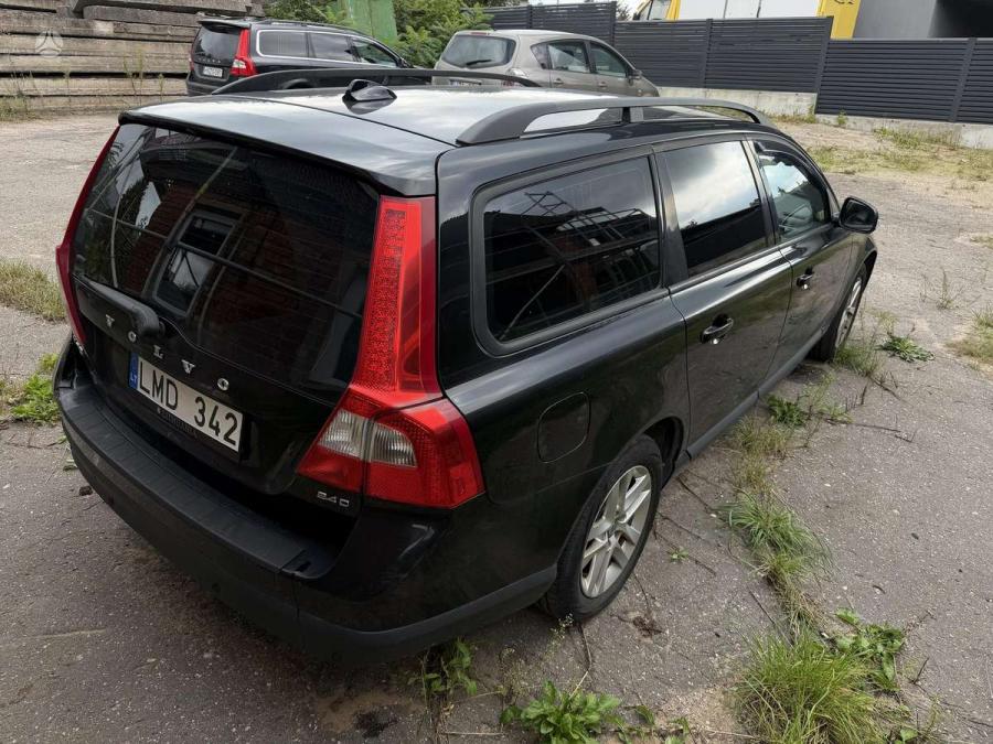 Черный Вольво В70 2009 в Каунас, объемом двигателя 2.40 л и пробегом 330 тыс. км за 1999 €, фото 7 на AUTOMOTO.COM.LV