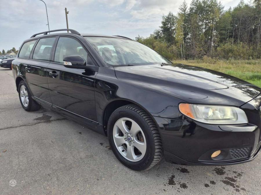 Black Volvo V70 2009 in Utena, with an engine capacity of 2.40 L and mileage of 306 thousand km for 4150 €, photo 10 on AUTOMOTO.COM.LV