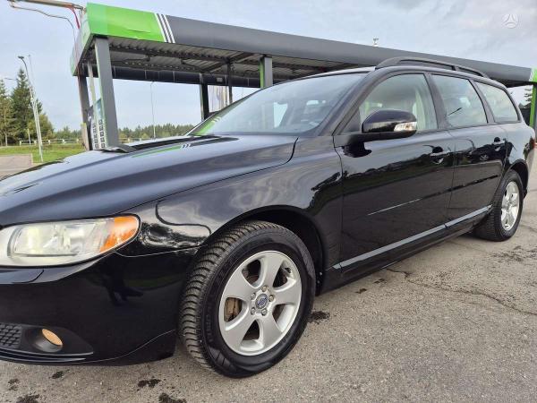 Volvo V70 2009 in Utena on AUTOMOTO.COM.LV Black Volvo V70 2009 in Utena, with an engine capacity of 2.40 L and mileage of 306 thousand km for 4150 €, photo 11 on AUTOMOTO.COM.LV