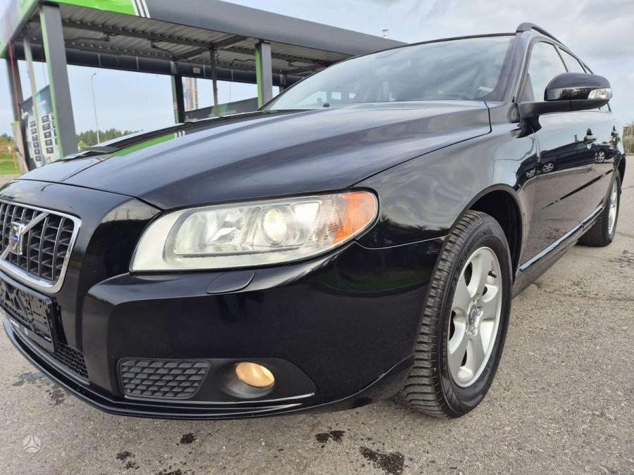 Black Volvo V70 2009 in Utena, with an engine capacity of 2.40 L and mileage of 306 thousand km for 4150 €, photo 18 on AUTOMOTO.COM.LV