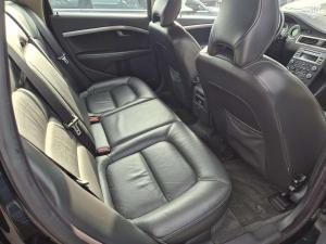 Black Volvo V70 2009 in Utena, with an engine capacity of 2.40 L and mileage of 306 thousand km for 4150 €, photo 20 on AUTOMOTO.COM.LV
