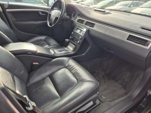 Black Volvo V70 2009 in Utena, with an engine capacity of 2.40 L and mileage of 306 thousand km for 4150 €, photo 21 on AUTOMOTO.COM.LV