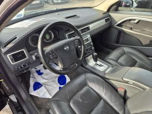 Black Volvo V70 2009 in Utena, with an engine capacity of 2.40 L and mileage of 306 thousand km for 4150 €, photo 22 on AUTOMOTO.COM.LV