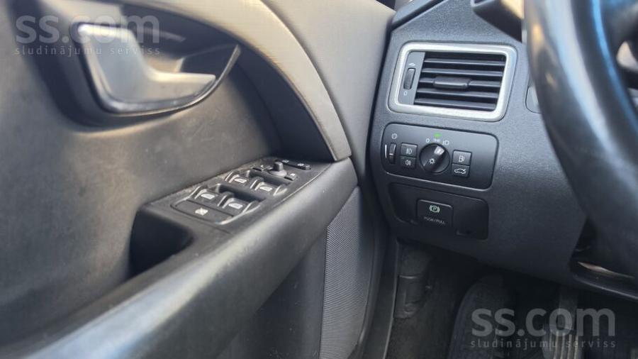 Melns Volvo V70 2009 Jūrmala, ar dzinēja tilpumu 2.40 L un nobraukumu 0 tūkst. km par 3990 €, foto 15 vietnē AUTOMOTO.COM.LV