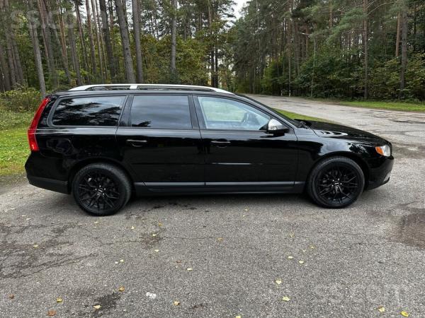 Melns Volvo V70 2009 Jūrmala, ar dzinēja tilpumu 2.40 L un nobraukumu 0 tūkst. km par 4290 €, foto 9 vietnē AUTOMOTO.COM.LV