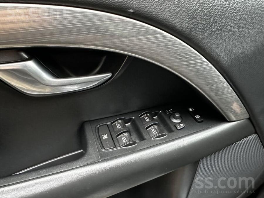 Melns Volvo V70 2009 Jūrmala, ar dzinēja tilpumu 2.40 L un nobraukumu 0 tūkst. km par 4290 €, foto 33 vietnē AUTOMOTO.COM.LV