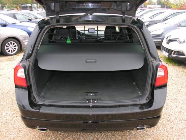 Black Volvo V70 2009 in Riga, with an engine capacity of 2.40 L and mileage of 0 thousand km for 3750 €, photo 6 on AUTOMOTO.COM.LV
