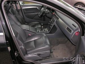 Black Volvo V70 2009 in Riga, with an engine capacity of 2.40 L and mileage of 0 thousand km for 3750 €, photo 8 on AUTOMOTO.COM.LV