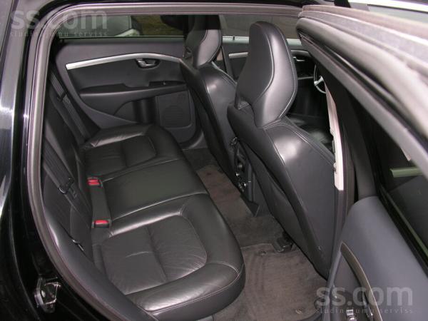 Black Volvo V70 2009 in Riga, with an engine capacity of 2.40 L and mileage of 0 thousand km for 3750 €, photo 9 on AUTOMOTO.COM.LV