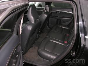 Black Volvo V70 2009 in Riga, with an engine capacity of 2.40 L and mileage of 0 thousand km for 3750 €, photo 10 on AUTOMOTO.COM.LV