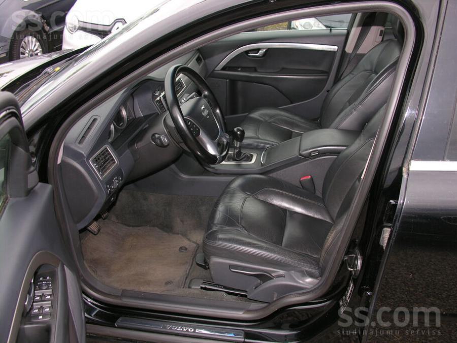 Black Volvo V70 2009 in Riga, with an engine capacity of 2.40 L and mileage of 0 thousand km for 3750 €, photo 11 on AUTOMOTO.COM.LV