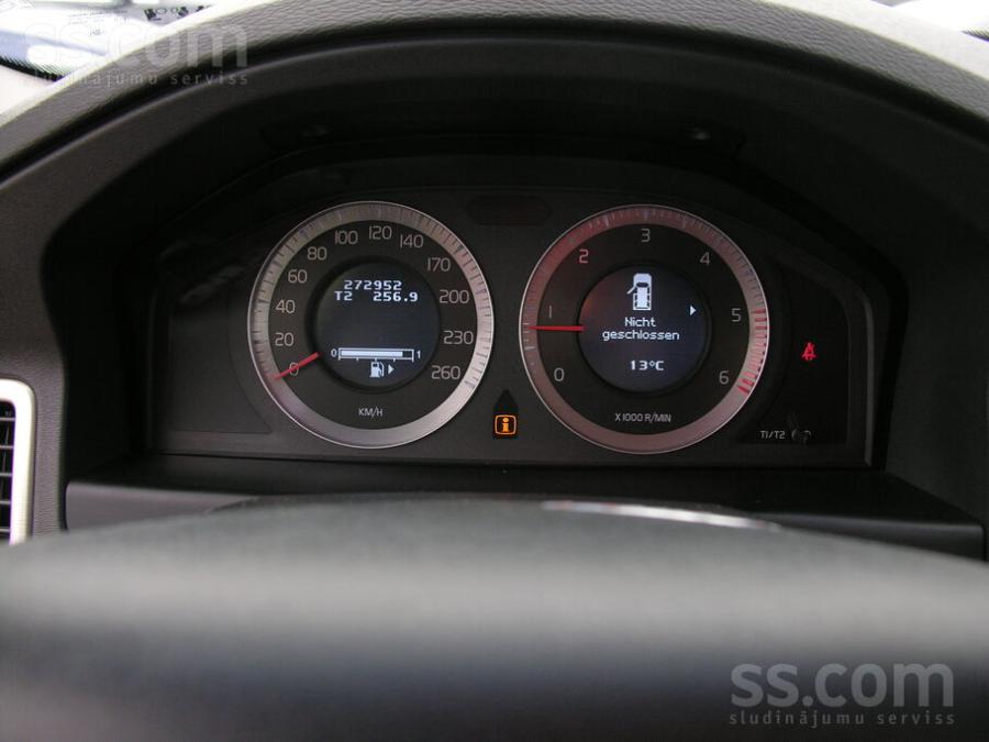 Black Volvo V70 2009 in Riga, with an engine capacity of 2.40 L and mileage of 0 thousand km for 3750 €, photo 13 on AUTOMOTO.COM.LV