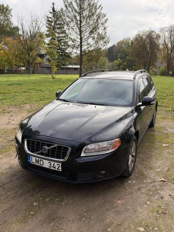 Melns Volvo V70 2009 Kauņa, ar dzinēja tilpumu 2.40 L un nobraukumu 310 tūkst. km par 1299 €, foto 1 vietnē AUTOMOTO.COM.LV