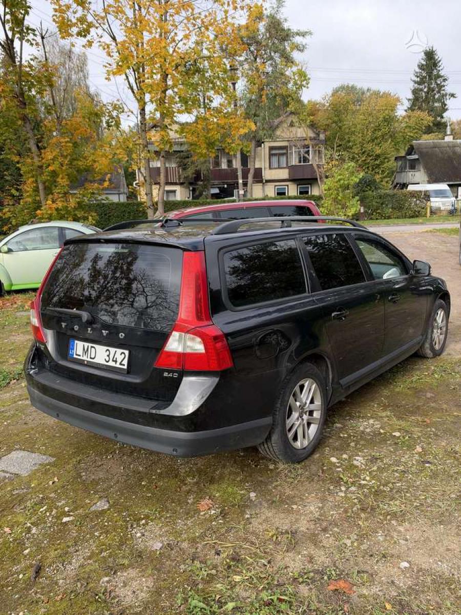 Черный Вольво В70 2009 в Каунас, объемом двигателя 2.40 л и пробегом 310 тыс. км за 1299 €, фото 5 на AUTOMOTO.COM.LV