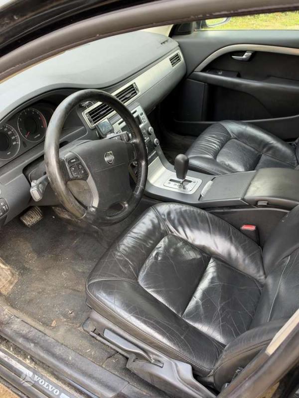Melns Volvo V70 2009 Kauņa, ar dzinēja tilpumu 2.40 L un nobraukumu 310 tūkst. km par 1299 €, foto 10 vietnē AUTOMOTO.COM.LV