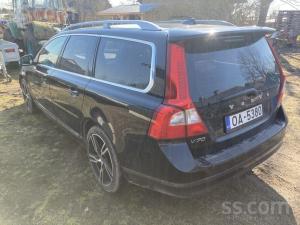 Black Volvo V70 2010 in Aizkraukle, with an engine capacity of 2.40 L and mileage of 452 thousand km for 3990 €, photo 19 on AUTOMOTO.COM.LV