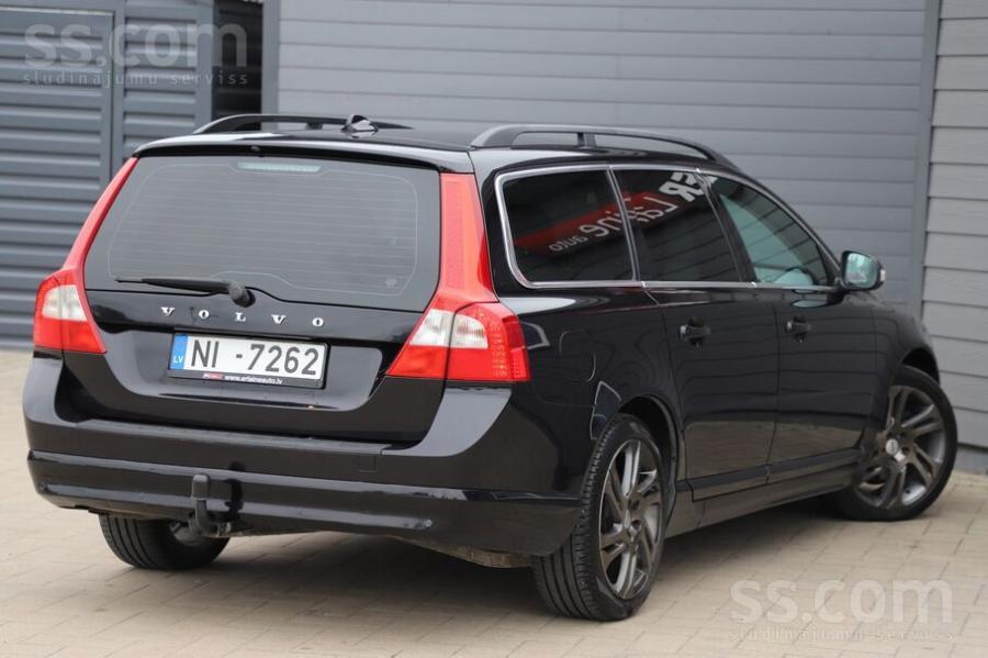 Melns Volvo V70 2010 Tukums, ar dzinēja tilpumu 2.40 L un nobraukumu 319 tūkst. km par 3900 €, foto 3 vietnē AUTOMOTO.COM.LV