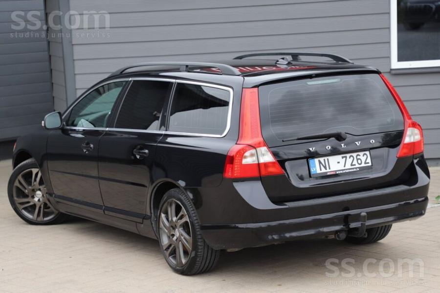 Melns Volvo V70 2010 Tukums, ar dzinēja tilpumu 2.40 L un nobraukumu 319 tūkst. km par 3900 €, foto 4 vietnē AUTOMOTO.COM.LV