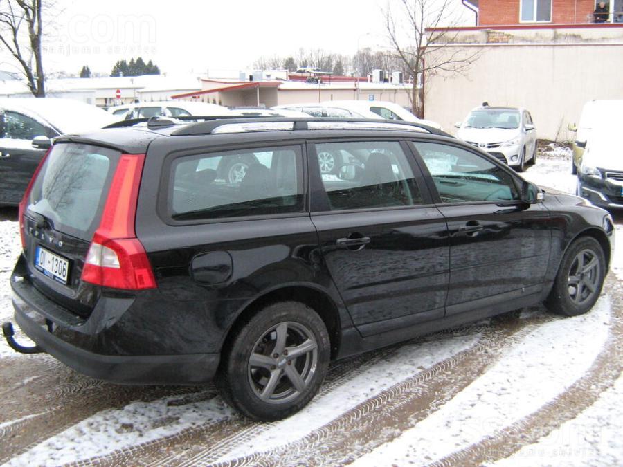 Melns Volvo V70 2010 Rēzekne, ar dzinēja tilpumu 2.00 L un nobraukumu 289 tūkst. km par 4300 €, foto 4 vietnē AUTOMOTO.COM.LV
