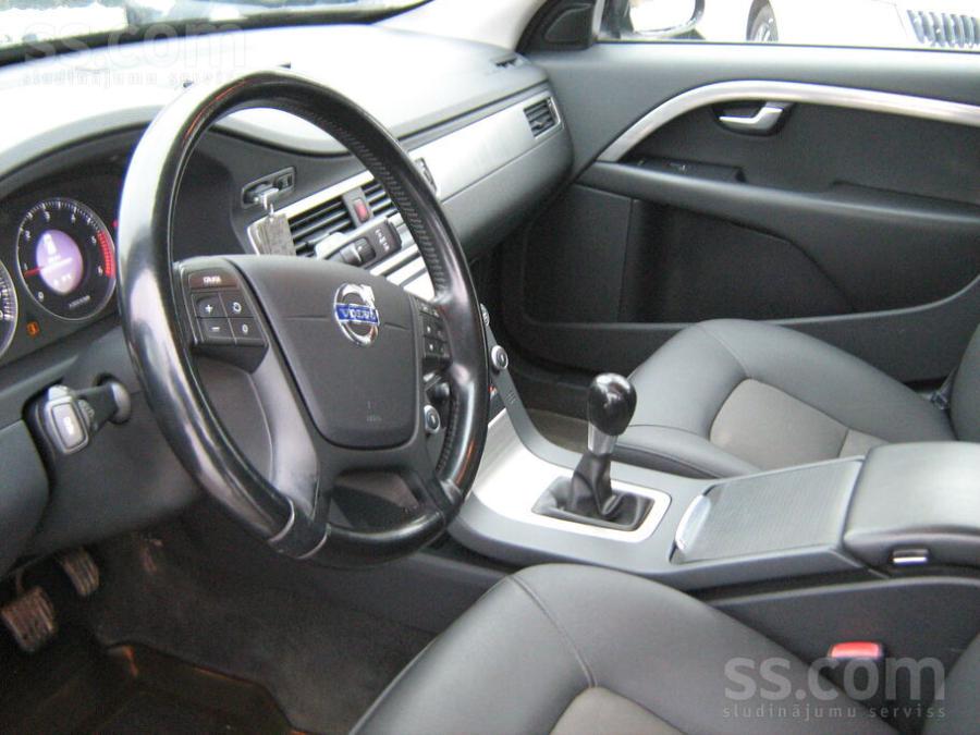 Melns Volvo V70 2010 Rēzekne, ar dzinēja tilpumu 2.00 L un nobraukumu 289 tūkst. km par 4300 €, foto 7 vietnē AUTOMOTO.COM.LV