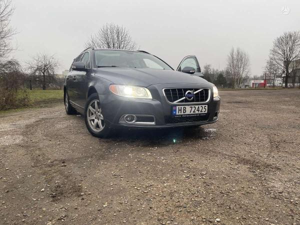 Melns Volvo V70 2010 Panevēža, ar dzinēja tilpumu 2.00 L un nobraukumu 200 tūkst. km par 4200 €, foto 1 vietnē AUTOMOTO.COM.LV