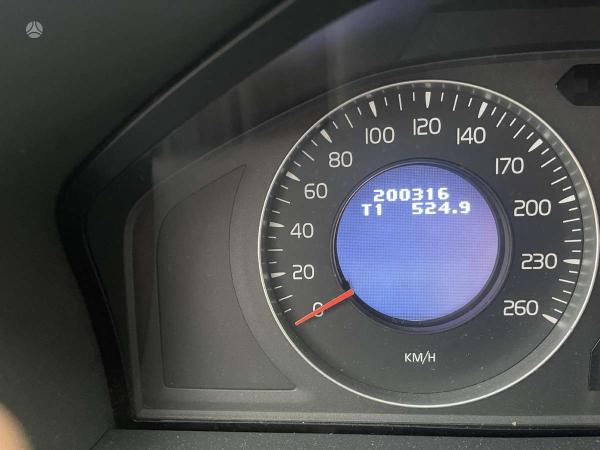 Melns Volvo V70 2010 Panevēža, ar dzinēja tilpumu 2.00 L un nobraukumu 200 tūkst. km par 4200 €, foto 3 vietnē AUTOMOTO.COM.LV