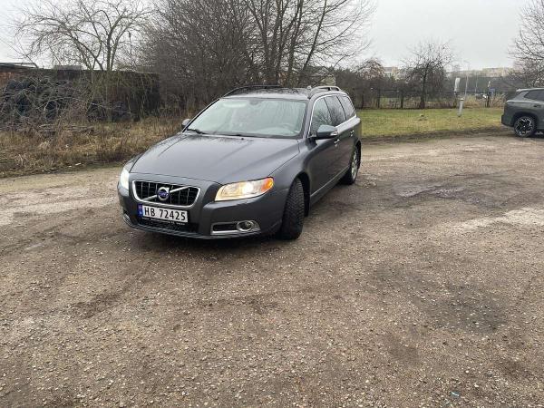 Melns Volvo V70 2010 Panevēža, ar dzinēja tilpumu 2.00 L un nobraukumu 200 tūkst. km par 4200 €, foto 9 vietnē AUTOMOTO.COM.LV