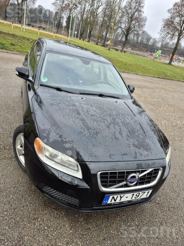 Melns Volvo V70 2010 Ludza, ar dzinēja tilpumu 2.00 L un nobraukumu 255 tūkst. km par 4250 €, foto 2 vietnē AUTOMOTO.COM.LV