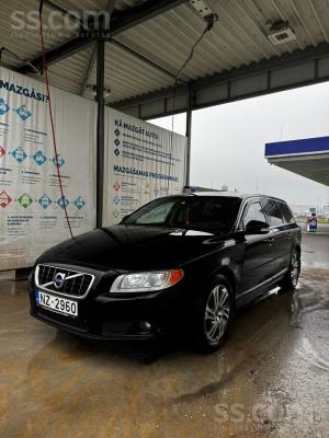 Black Volvo V70 2010 in Jelgava, with an engine capacity of 2.40 L and mileage of 396 thousand km for 3950 €, photo  on AUTOMOTO.COM.LV
