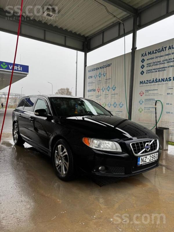 Melns Volvo V70 2010 Jelgava, ar dzinēja tilpumu 2.40 L un nobraukumu 396 tūkst. km par 3950 €, foto 2 vietnē AUTOMOTO.COM.LV