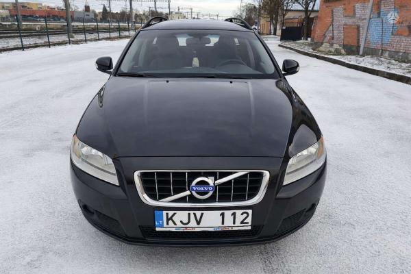 Black Volvo V70 2010 in Siauliai, with an engine capacity of 2.00 L and mileage of 349 thousand km for 2150 €, photo 2 on AUTOMOTO.COM.LV