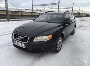 Black Volvo V70 2010 in Siauliai, with an engine capacity of 2.00 L and mileage of 349 thousand km for 2150 €, photo 2 on AUTOMOTO.COM.LV