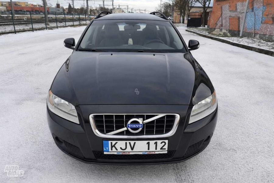 Black Volvo V70 2010 in Siauliai, with an engine capacity of 2.00 L and mileage of 349 thousand km for 2150 €, photo 3 on AUTOMOTO.COM.LV