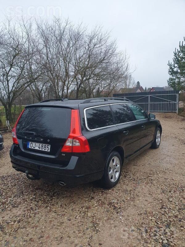 Melns Volvo V70 2010 Tukums, ar dzinēja tilpumu 2.40 L un nobraukumu 369 tūkst. km par 5450 €, foto 2 vietnē AUTOMOTO.COM.LV