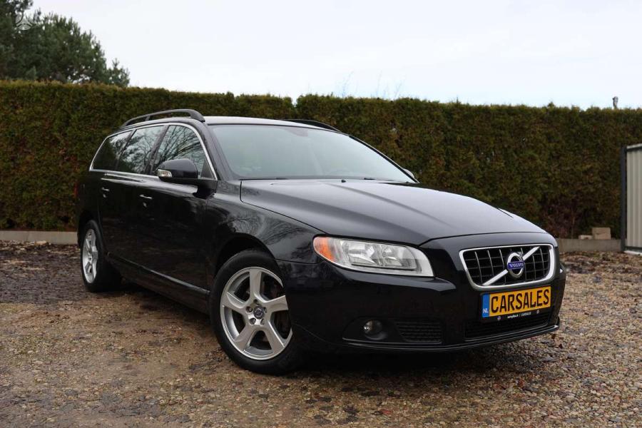 Melns Volvo V70 2010 Alīta, ar dzinēja tilpumu 2.40 L un nobraukumu 274 tūkst. km par 4600 €, foto 2 vietnē AUTOMOTO.COM.LV