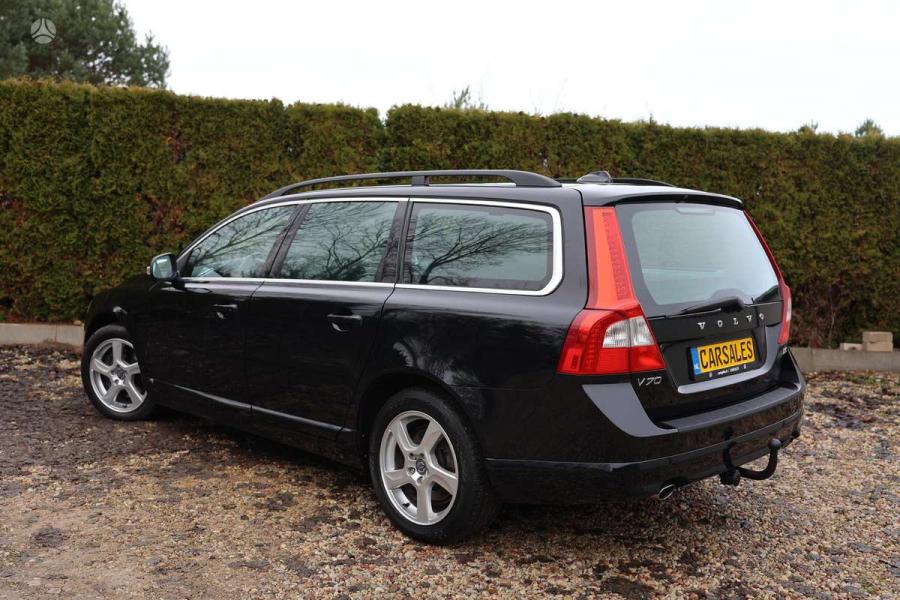 Black Volvo V70 2010 in Alytus, with an engine capacity of 2.40 L and mileage of 274 thousand km for 4600 €, photo 3 on AUTOMOTO.COM.LV