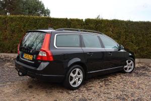 Black Volvo V70 2010 in Alytus, with an engine capacity of 2.40 L and mileage of 274 thousand km for 4600 €, photo 4 on AUTOMOTO.COM.LV