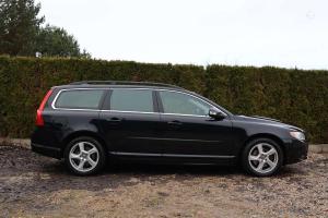 Black Volvo V70 2010 in Alytus, with an engine capacity of 2.40 L and mileage of 274 thousand km for 4600 €, photo 6 on AUTOMOTO.COM.LV