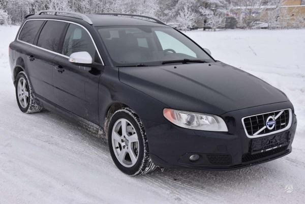 Black Volvo V70 2010 in Vilnius, with an engine capacity of 1.98 L and mileage of 313 thousand km for 4500 €, photo 8 on AUTOMOTO.COM.LV