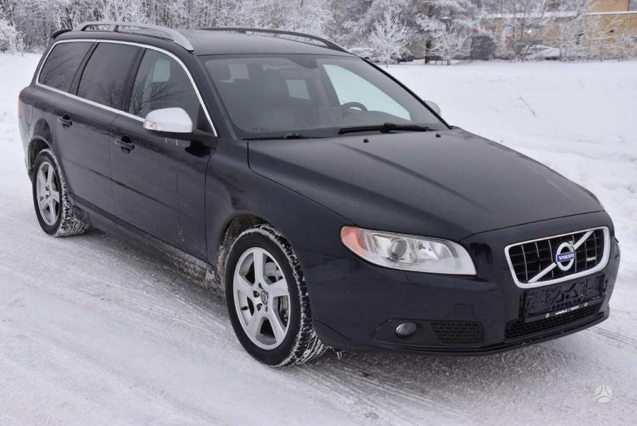 Melns Volvo V70 2010 Viļņa, ar dzinēja tilpumu 1.98 L un nobraukumu 313 tūkst. km par 4500 €, foto 8 vietnē AUTOMOTO.COM.LV