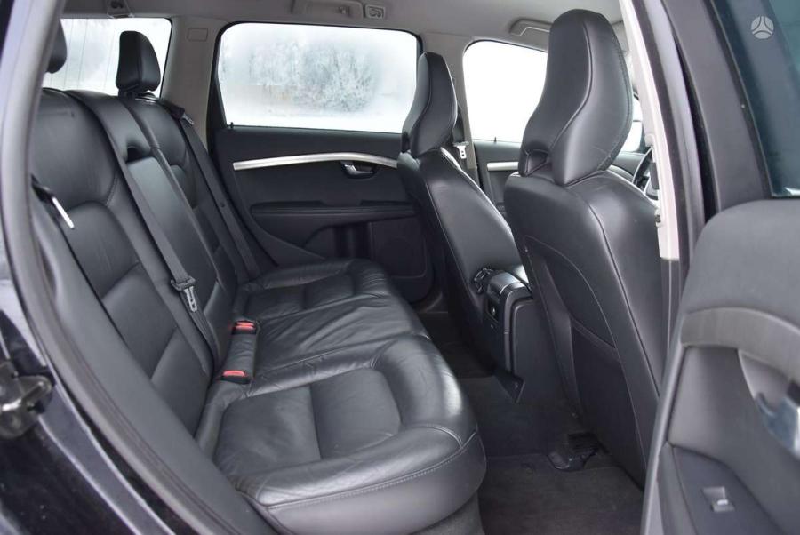 Melns Volvo V70 2010 Viļņa, ar dzinēja tilpumu 1.98 L un nobraukumu 313 tūkst. km par 4500 €, foto 12 vietnē AUTOMOTO.COM.LV