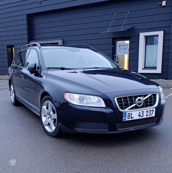 Melns Volvo V70 2010 Kauņa, ar dzinēja tilpumu 1.56 L un nobraukumu 194 tūkst. km par 2950 €, foto 4 vietnē AUTOMOTO.COM.LV
