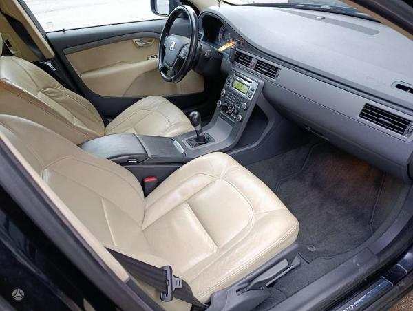 Melns Volvo V70 2010 Kauņa, ar dzinēja tilpumu 1.56 L un nobraukumu 194 tūkst. km par 2950 €, foto 8 vietnē AUTOMOTO.COM.LV