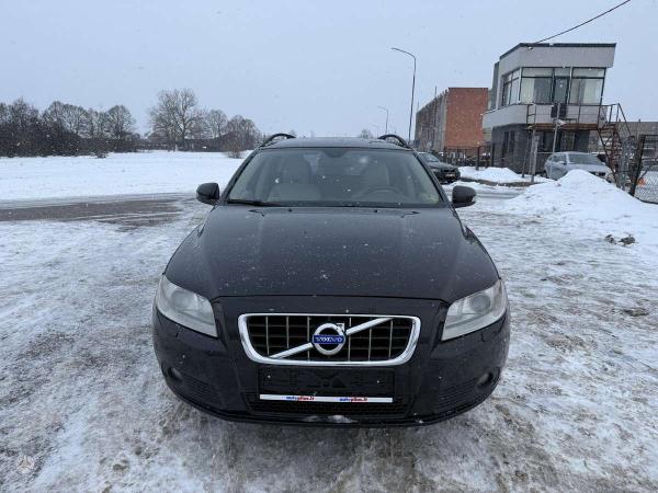Melns Volvo V70 2010 Šauļi, ar dzinēja tilpumu 2.00 L un nobraukumu 308 tūkst. km par 3650 €, foto 2 vietnē AUTOMOTO.COM.LV