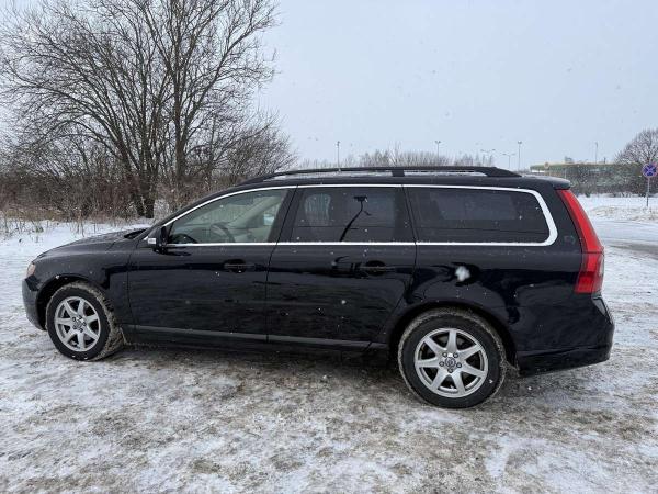 Melns Volvo V70 2010 Šauļi, ar dzinēja tilpumu 2.00 L un nobraukumu 308 tūkst. km par 3650 €, foto 6 vietnē AUTOMOTO.COM.LV