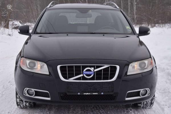 Melns Volvo V70 2010 Viļņa, ar dzinēja tilpumu 2.40 L un nobraukumu 278 tūkst. km par 4600 €, foto 1 vietnē AUTOMOTO.COM.LV