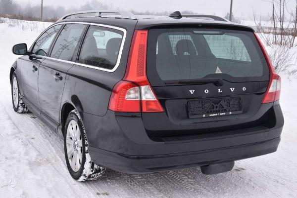 Melns Volvo V70 2010 Viļņa, ar dzinēja tilpumu 2.40 L un nobraukumu 278 tūkst. km par 4600 €, foto 6 vietnē AUTOMOTO.COM.LV