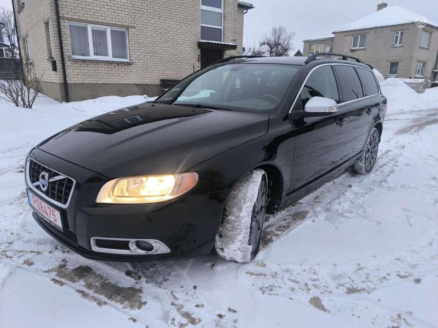 Melns Volvo V70 2010 Utena, ar dzinēja tilpumu 2.00 L un nobraukumu 335 tūkst. km par 4650 €, foto 1 vietnē AUTOMOTO.COM.LV