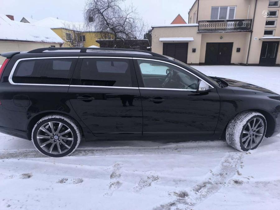 Melns Volvo V70 2010 Utena, ar dzinēja tilpumu 2.00 L un nobraukumu 335 tūkst. km par 4650 €, foto 6 vietnē AUTOMOTO.COM.LV