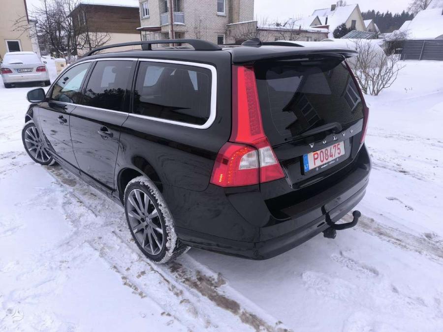 Melns Volvo V70 2010 Utena, ar dzinēja tilpumu 2.00 L un nobraukumu 335 tūkst. km par 4650 €, foto 12 vietnē AUTOMOTO.COM.LV